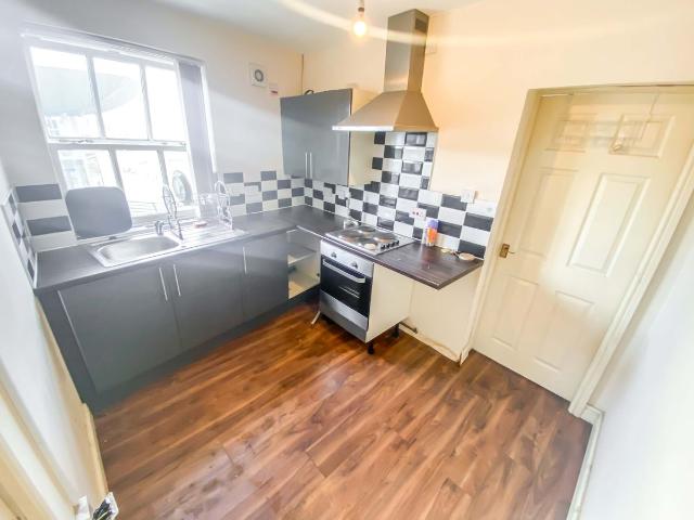 Flat E, Vauxhall Road, Stourbridge DY8, Studio to rent, £550 pcm | PrimeLocation