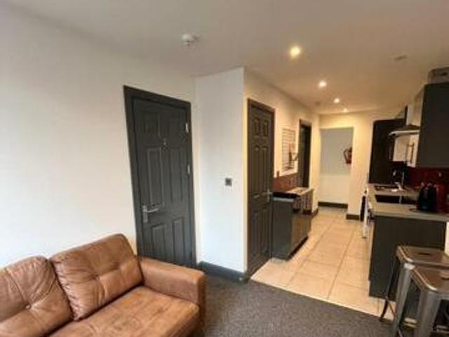 Flat Eaton Crescent, Uplands, 1 Bedroom Flat