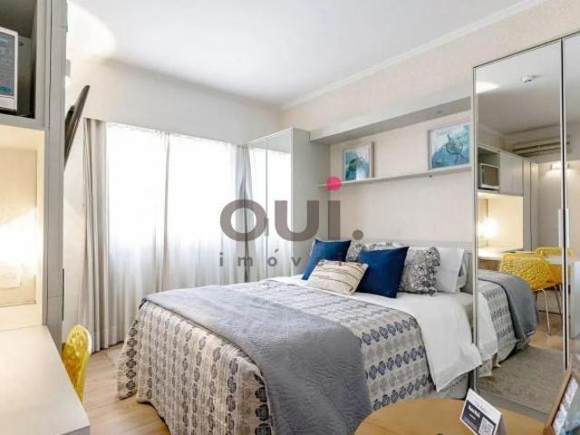 Flat em andar alto à venda, na melhor Rua do Itaim Bibi