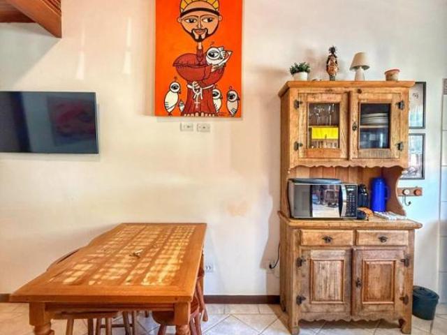 Flat em condomínio fechado | 55 m2 | 150m da Praia de Camburizinho | Airbnb | Escritura