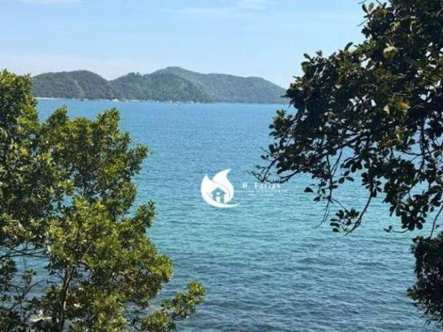 Flat em condomínio fechado frente ao mar Praia Preta