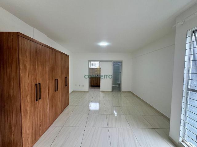 Flat em Coqueiros, Florianópolis/SC de 32m² 1 quartos para locação R$ 1.800,00/mes