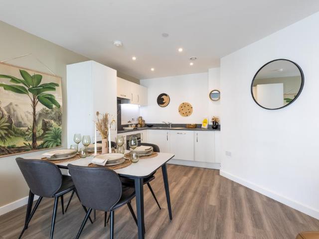 Flat F37, Sherborne Place. 2 bed flat to rent £1,475 pcm £340 pw