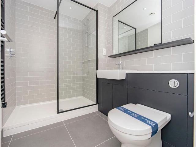 Flat, Fairbank House, Beaufort Square, London