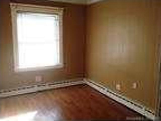 Flat For Rent In Middletown, Connecticut