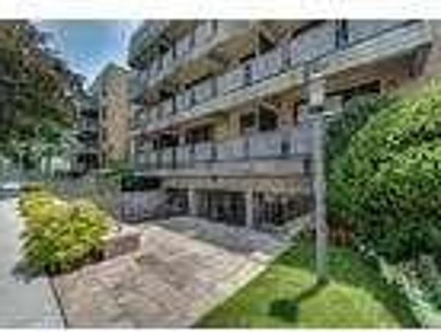 Flat For Rent In Mineola, New York