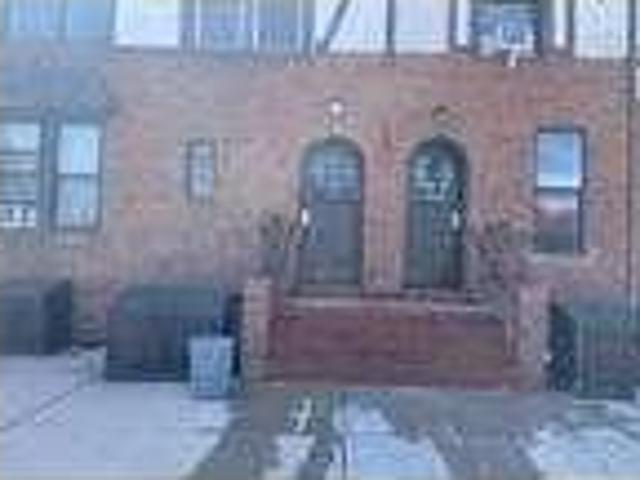 Flat For Rent In Mineola, New York