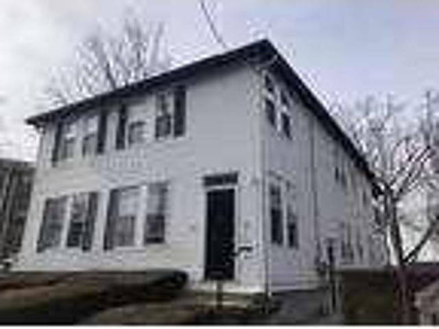 Flat For Rent In Auburndale, Massachusetts
