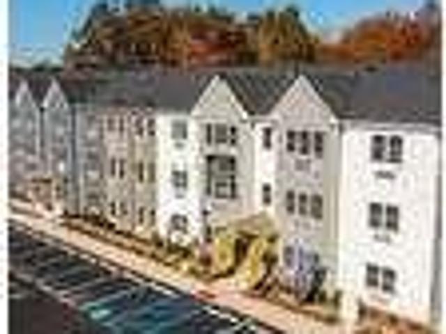 Flat For Rent In Avenel, New Jersey