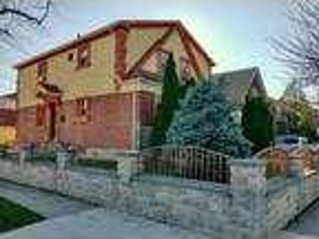 Flat For Rent In Bayside, New York