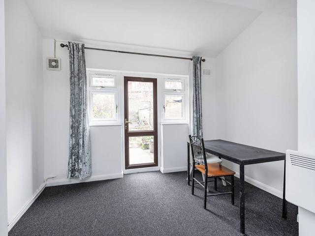 Flat for Rent in Bodney Road | Foxtons