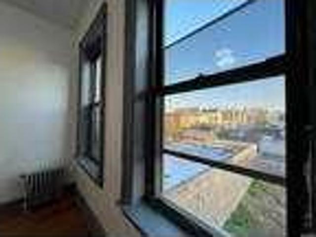 Flat For Rent In Corona, New York