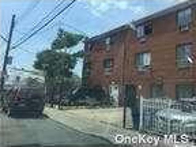 Flat For Rent In Corona, New York