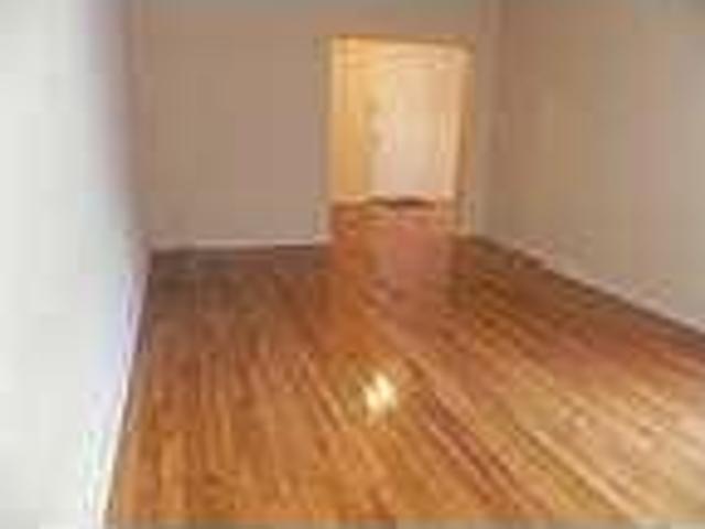Flat For Rent In Great Neck, New York