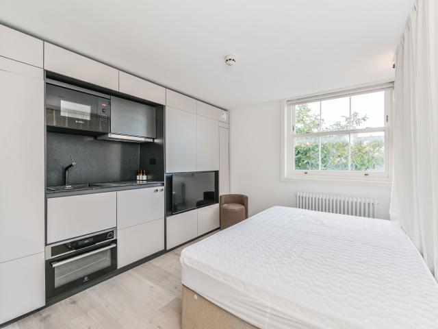 Flat for Rent in Haydon House | Foxtons