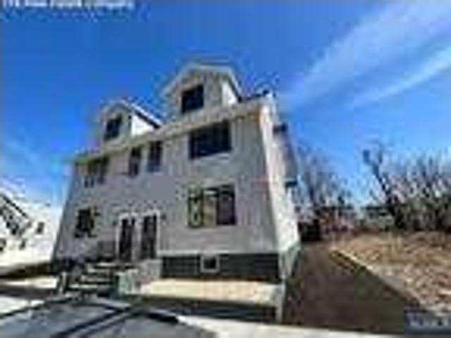 Flat For Rent In Irvington, New Jersey