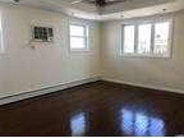 Flat For Rent In Island Park, New York