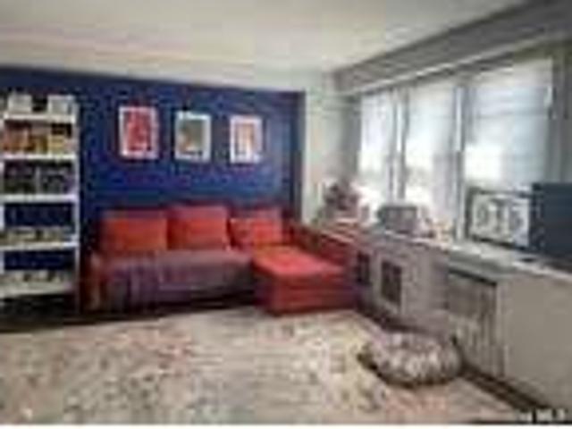 Flat For Rent In Jackson Heights, New York