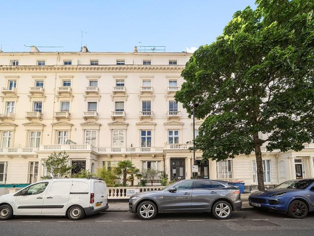 Flat for Rent in Leinster Gardens | Foxtons