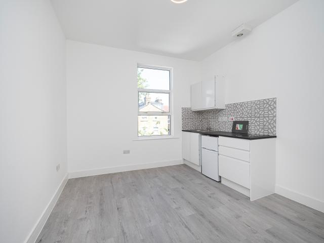Flat for Rent in Pellerin Road | Foxtons