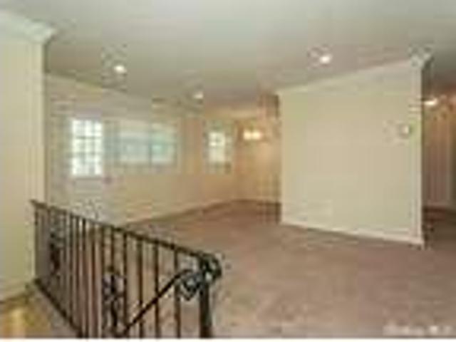 Flat For Rent In Selden, New York