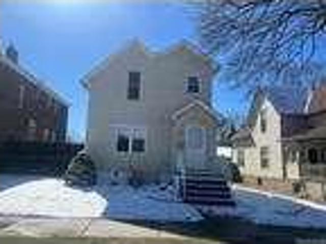 Flat For Rent In Trenton, Michigan