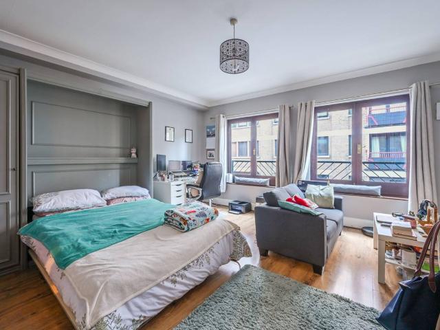 Flat for Rent in Wapping High Street | Foxtons