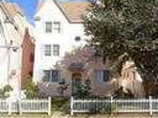 Flat For Rent In Woodmere, New York