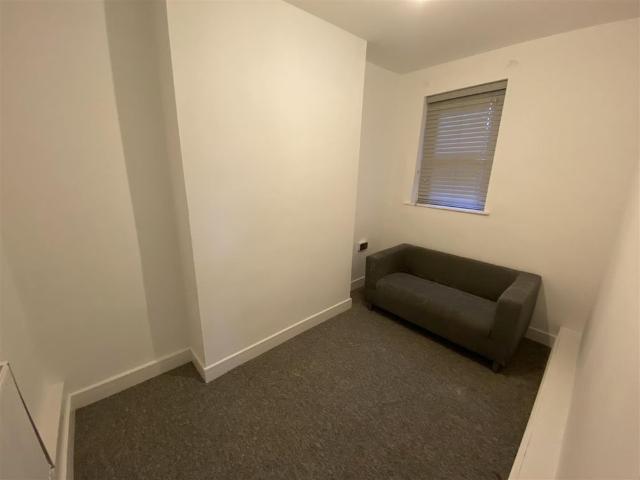 Flat For Rent Llantrisant Street, Cardiff