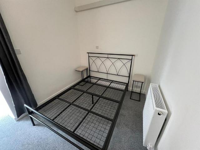 Flat For Rent Waverley Road, Southsea