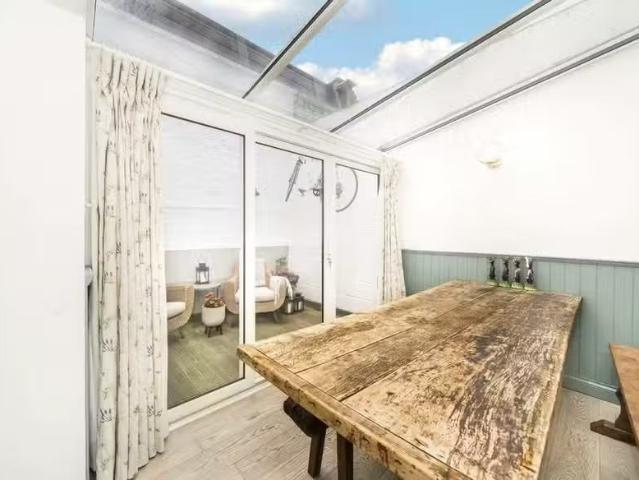 Flat for sale in Margravine Road, London, W6 Ref 232706