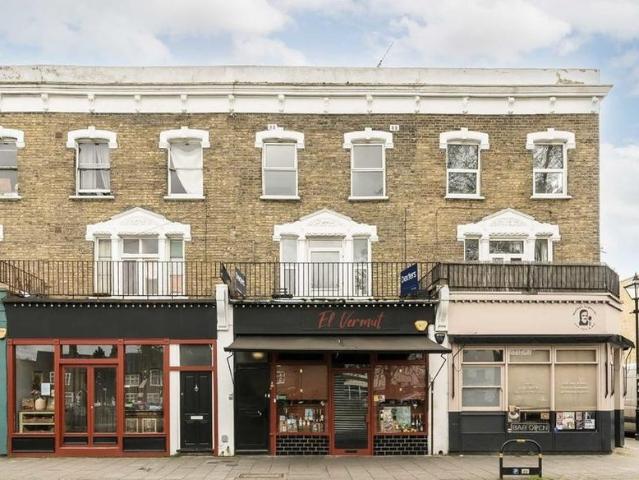 Flat for sale in Nunhead Green, London, SE15 Ref 223229