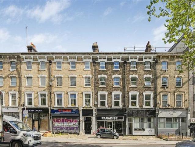 Flat for sale in New Cross Road, London, SE14 Ref 224388