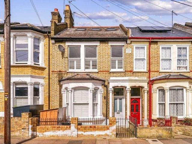 Flat for sale in Brightwell Crescent, London, SW17 Ref 223577