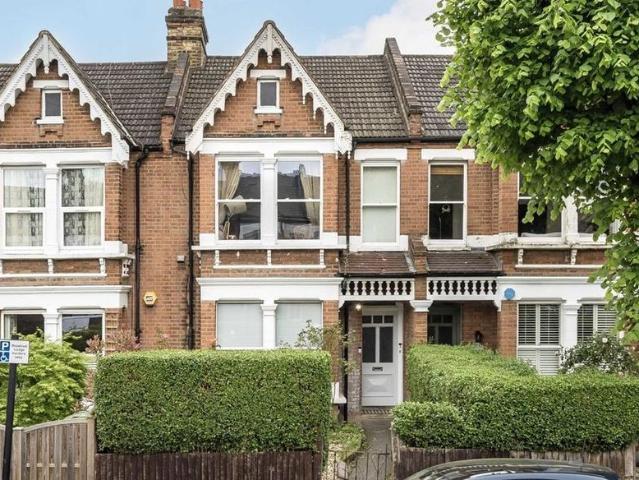Flat for sale in Clive Road, London, SE21 Ref 225924