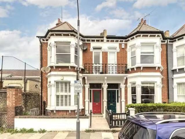 Flat for sale in St. Dunstans Road, London, W6 Ref 228715