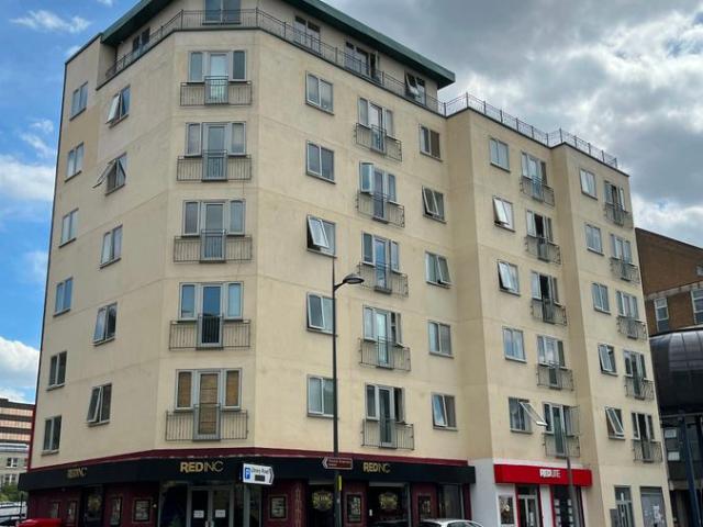 Flat, Guildford Street, Luton LU1, 1 bed flat to rent, £1,100 pcm | PrimeLocation