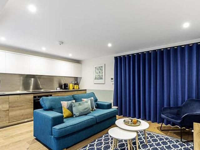 Flat G Swanne House, Gloucester Circus, Studio Flat For