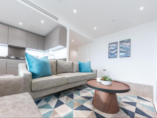 Flat, Gladwin Tower, Wandsworth Road, London SW8, 2 bed flat to rent, £4,299 pcm | PrimeLocation