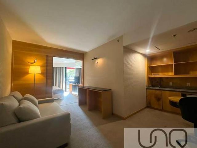 FLAT GOLDEN TULIP