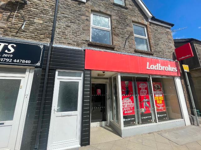 Flat, High Street, Clydach, Swansea SA6, 3 bed flat to rent, £950 pcm | PrimeLocation