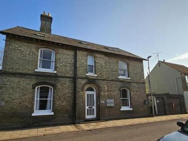 Flat, High Street, 1 Bedroom Flat