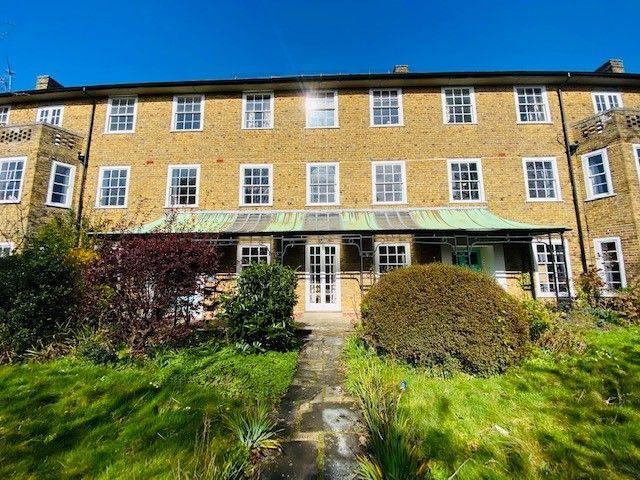 Flat, Highfield Lodge, Highfield Lane, Southampton SO17, 2 bed flat to rent, £1,250 pcm | PrimeLocation