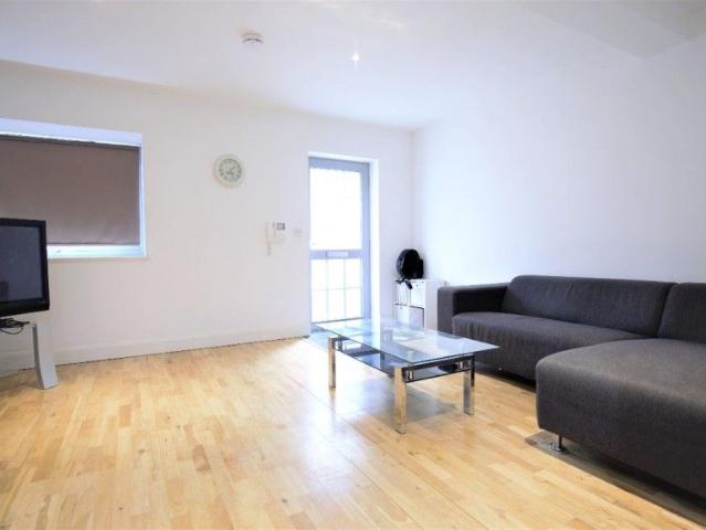 Flat, Holloway Road, London
