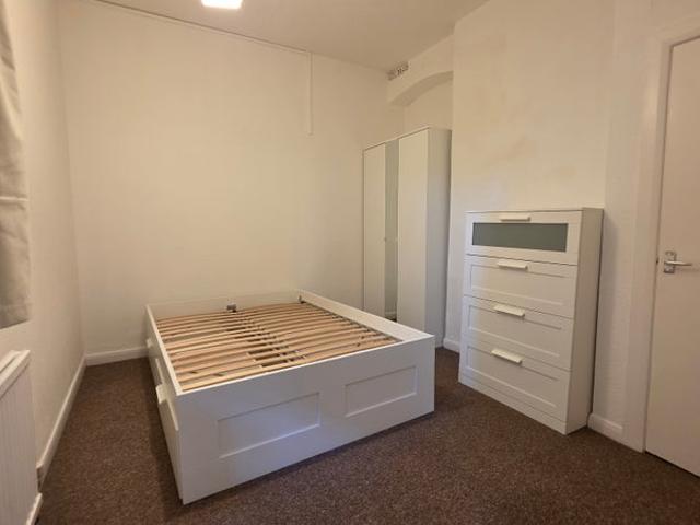 Flat in convenient city location near river Cam