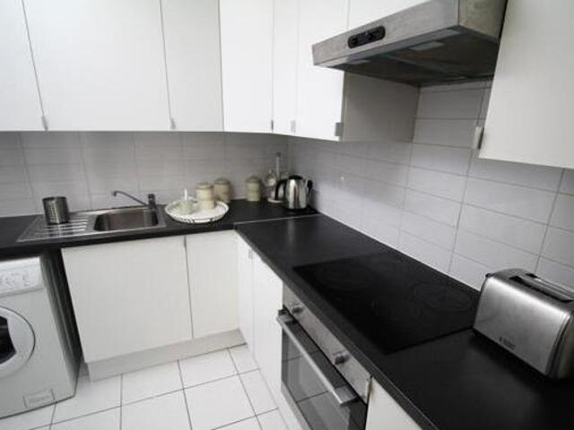 Flat, Kelso Road, 2 Bedroom Flat