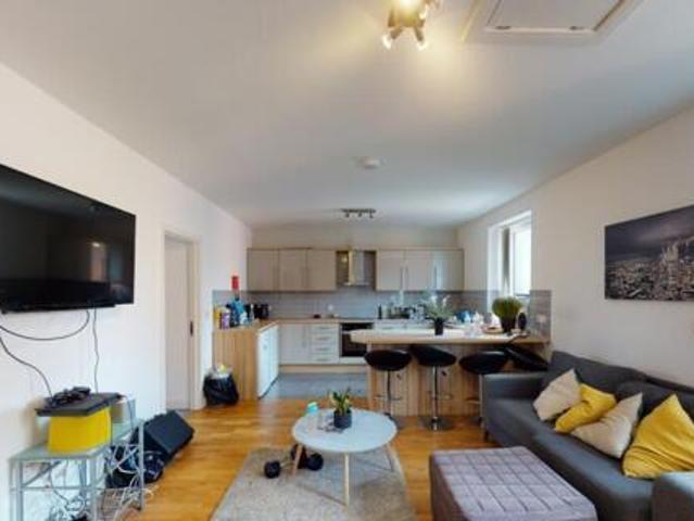 Flat, Kilbourn Street, 3 Bedroom Ground