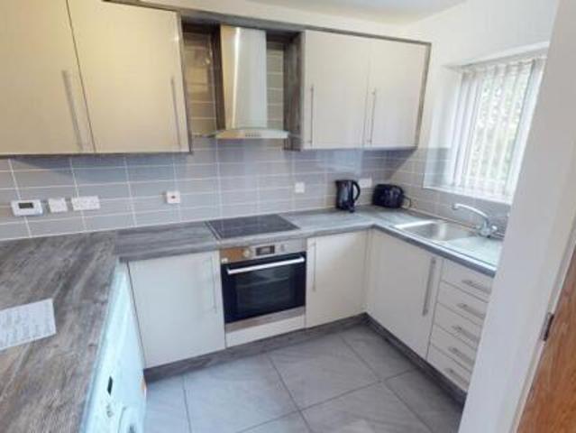 Flat, Kilbourn Street, 3 Bedroom Ground