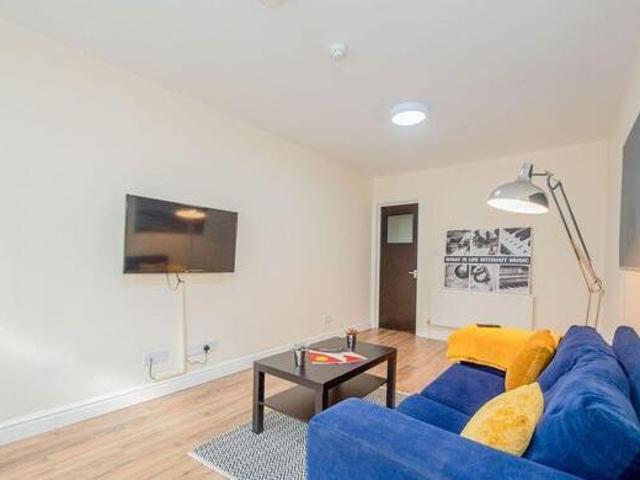 Flat, Lawrence Road, 6 Bedroom Flat