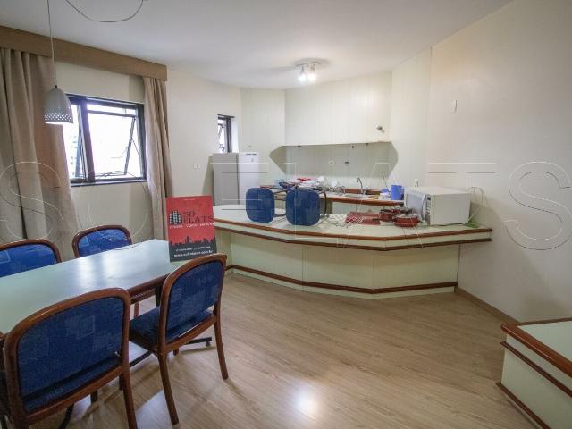 Flat para Aluguel com 1 quartos, 50 m² por R$ 2.400